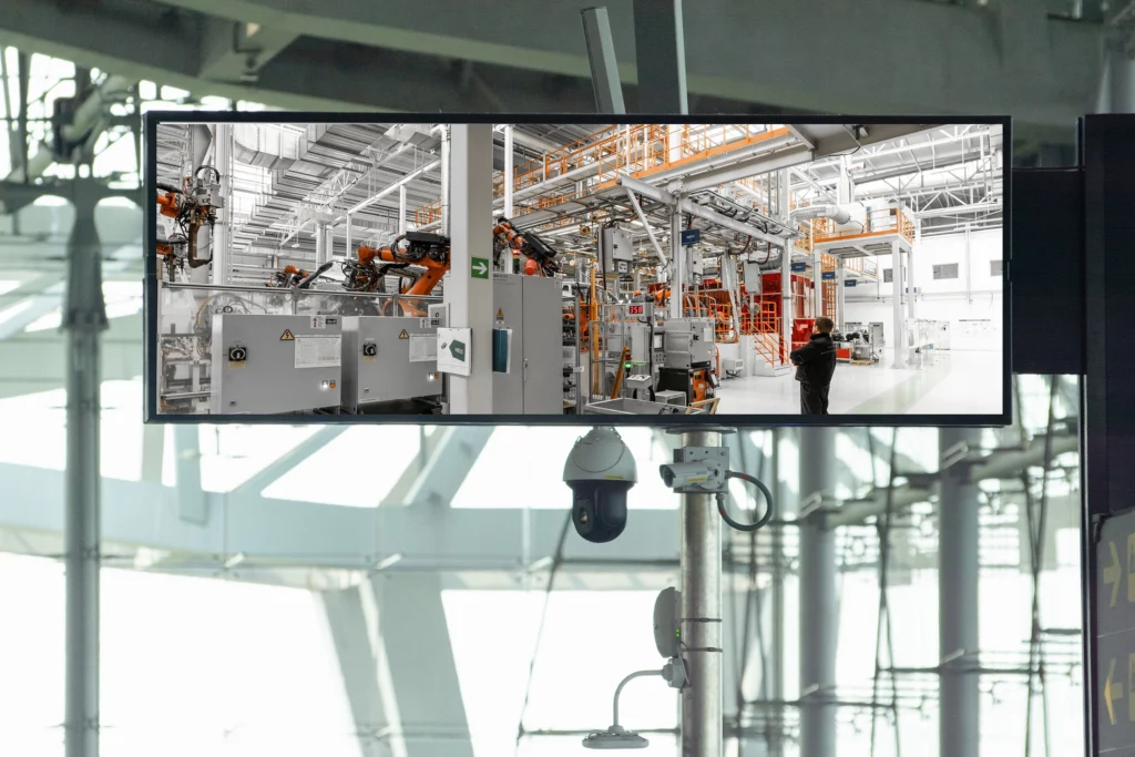 Manufacturing - Digital Signage Screen 360